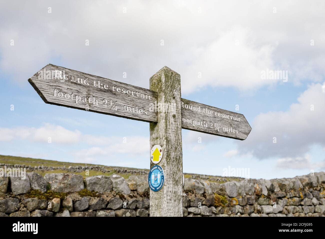 Circular walk around reservoir hi-res stock photography and images - Alamy
