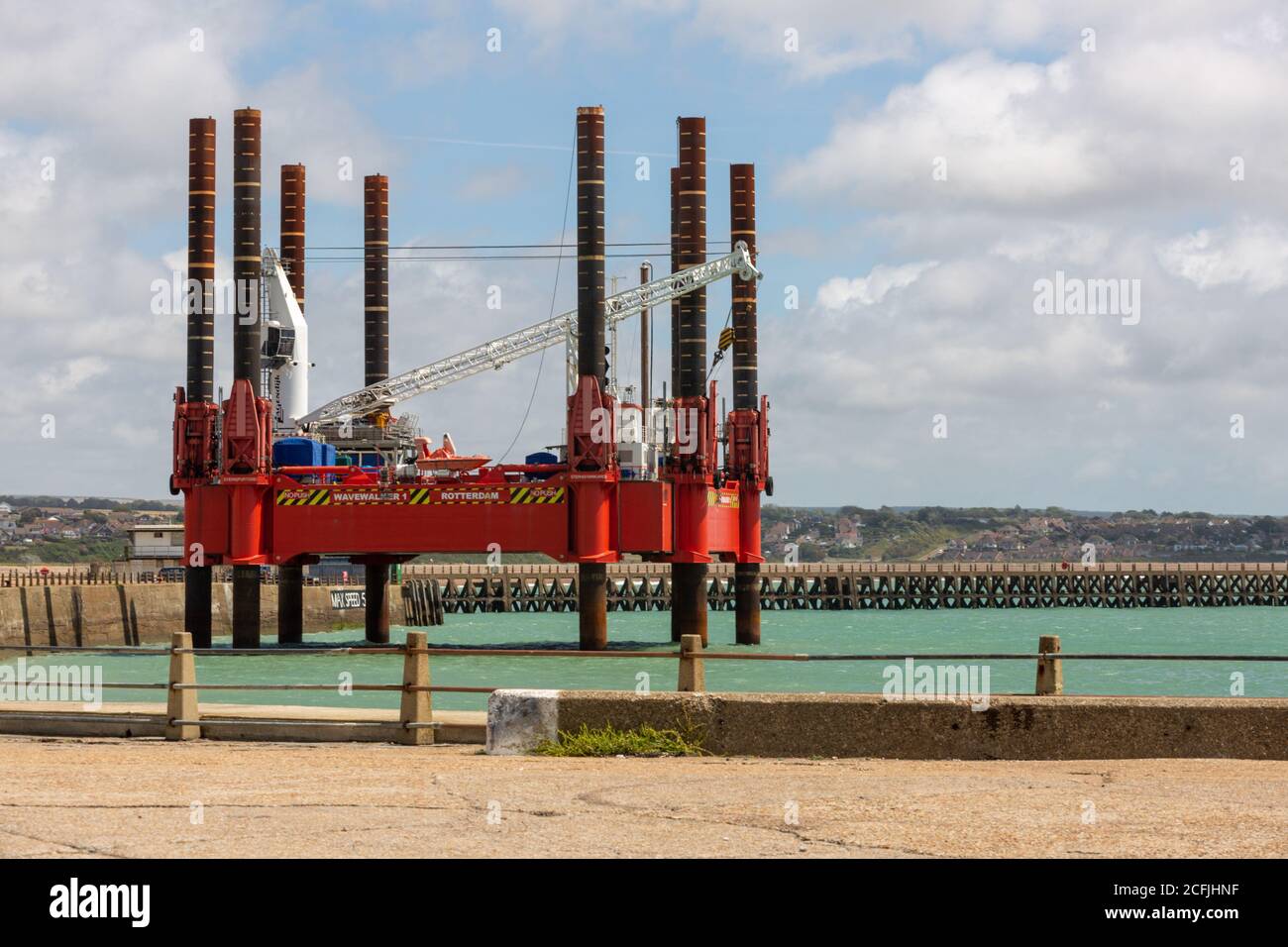 Walking jack up barge hi-res stock photography and images - Alamy