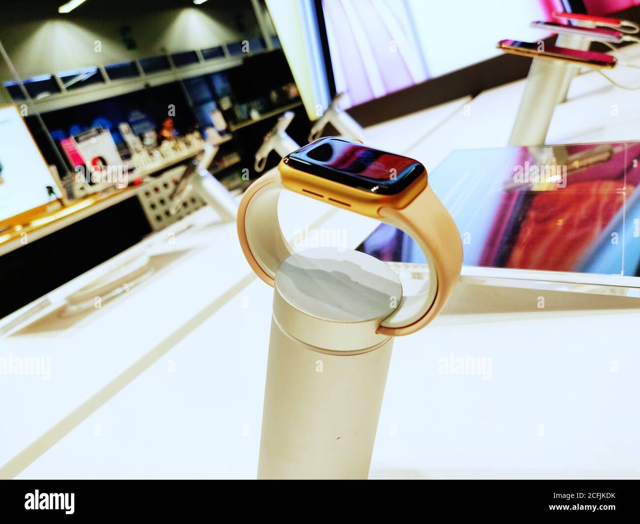 Digital shop display hi-res stock photography and images - Alamy