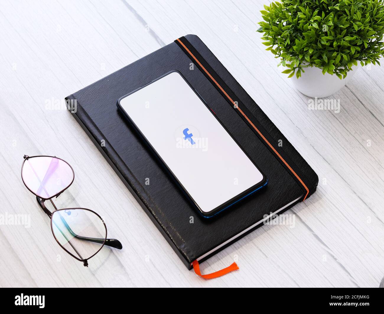 Logo facebook lite hi-res stock photography and images - Alamy