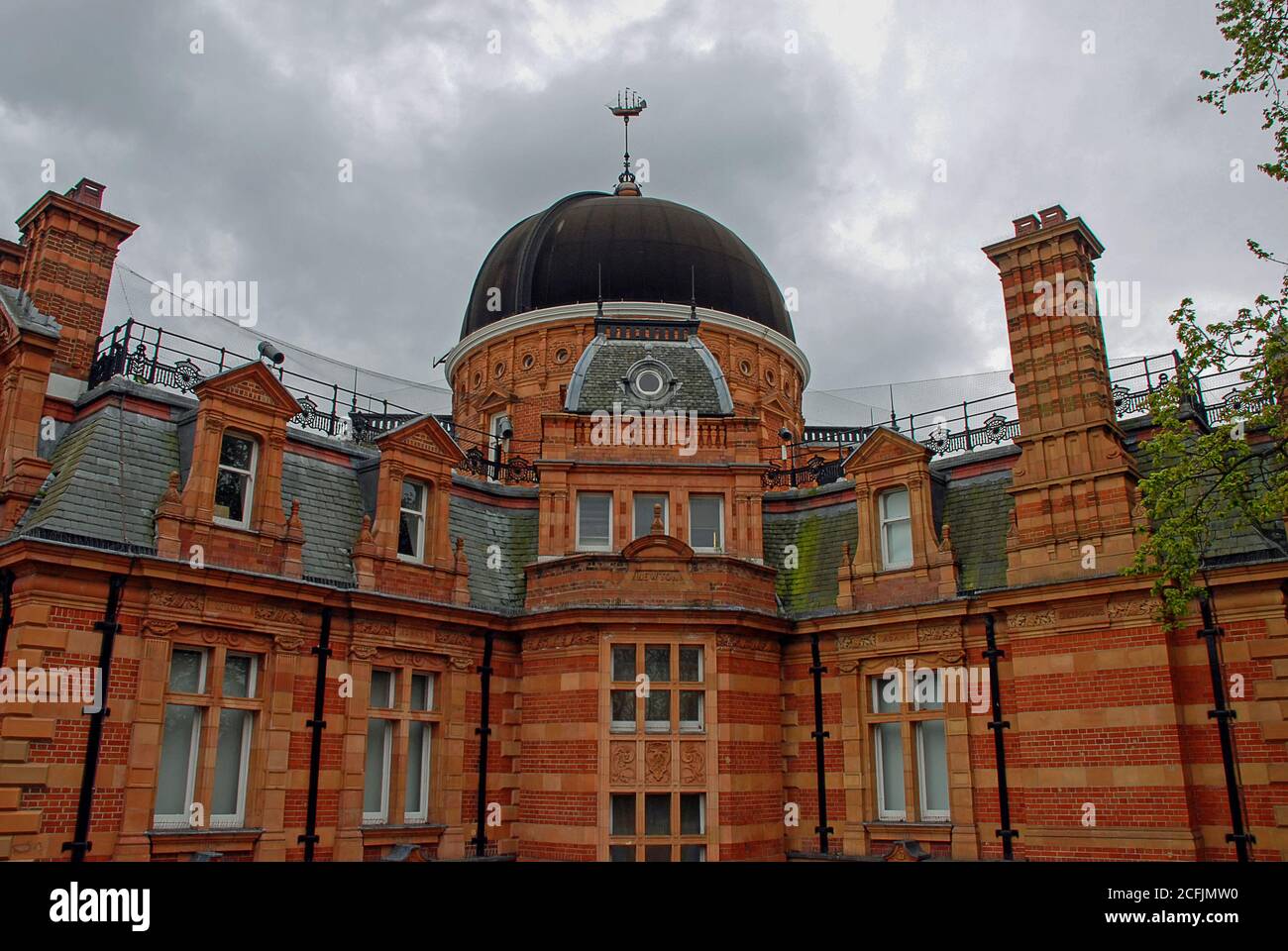 University of london observatory hi-res stock photography and images ...