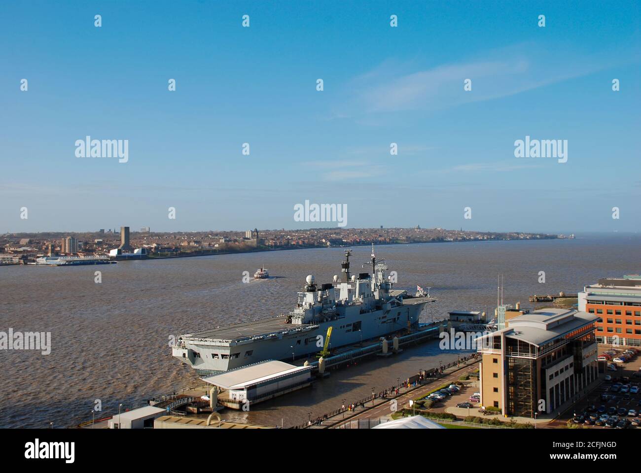 The Royal Navy light aircraft carrier HMS Illustrious (R06) in ...