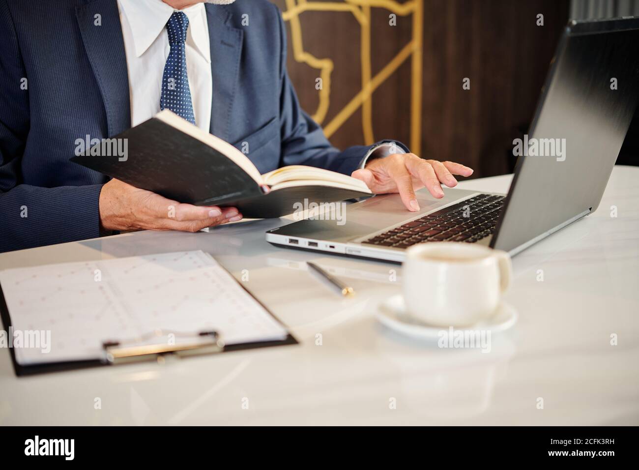 Male planner hi-res stock photography and images - Alamy
