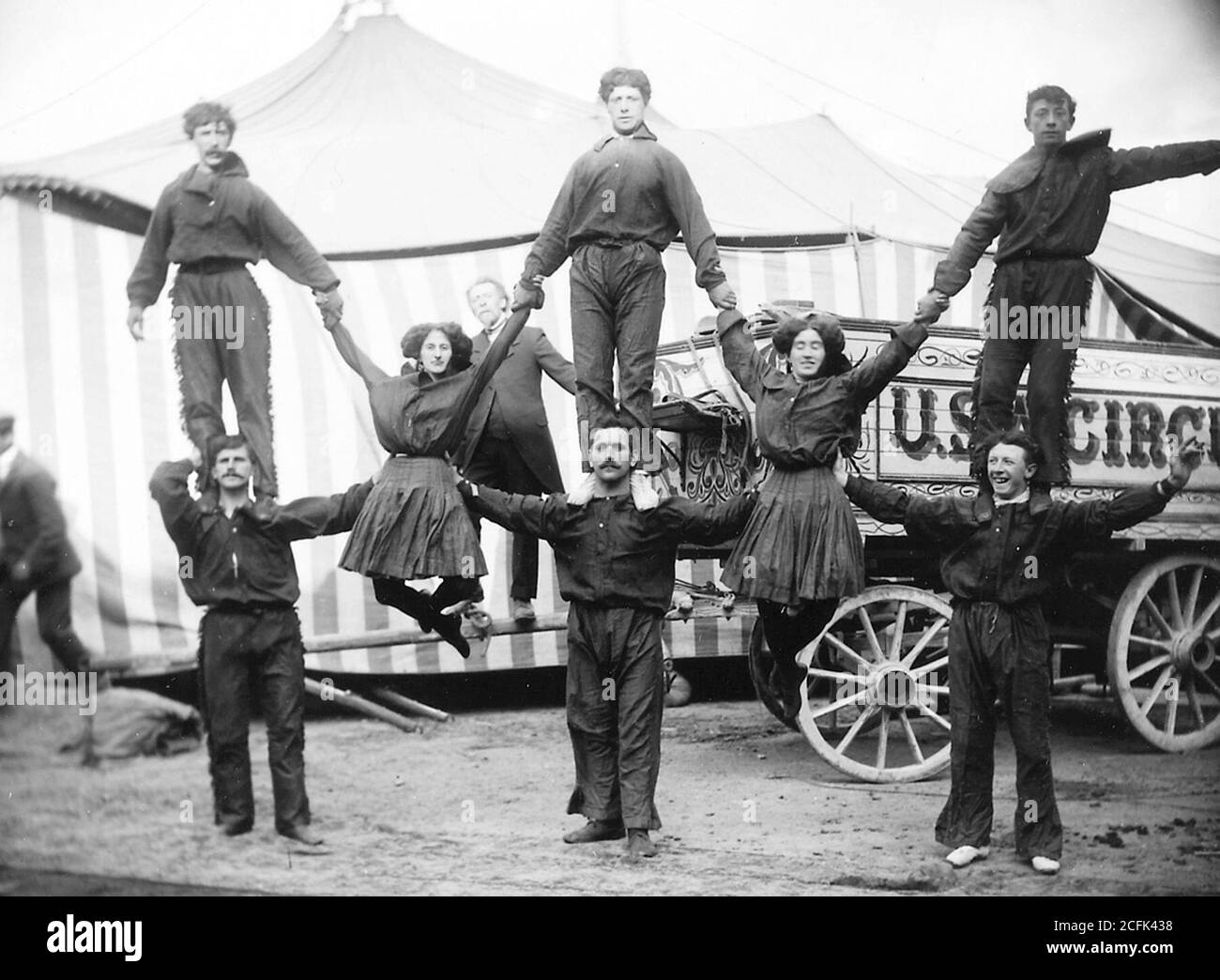 1940s circus vintage black and white Black and White Stock Photos ...