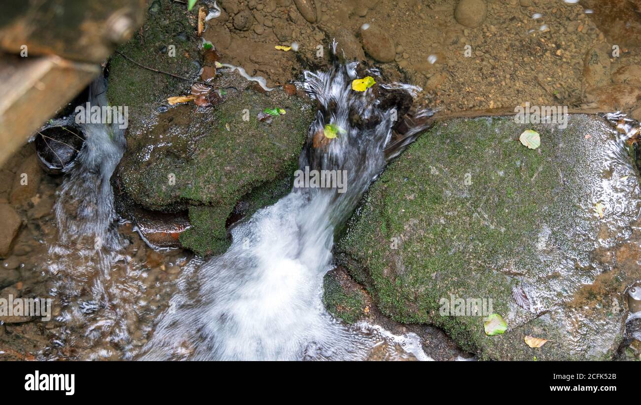 Water between the stones hi-res stock photography and images - Alamy