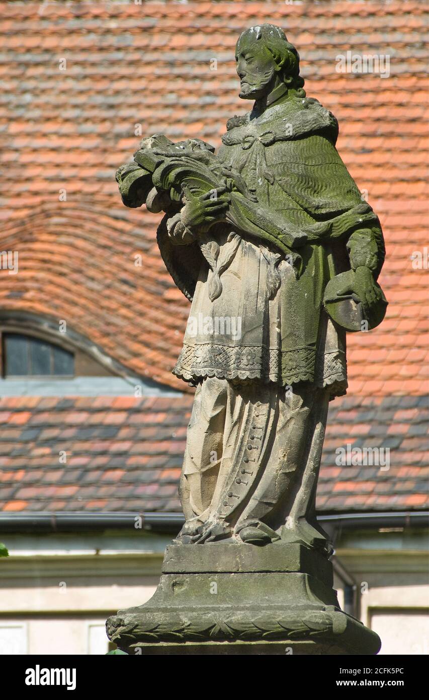 Saint john of nepomuk statue hi-res stock photography and images - Alamy
