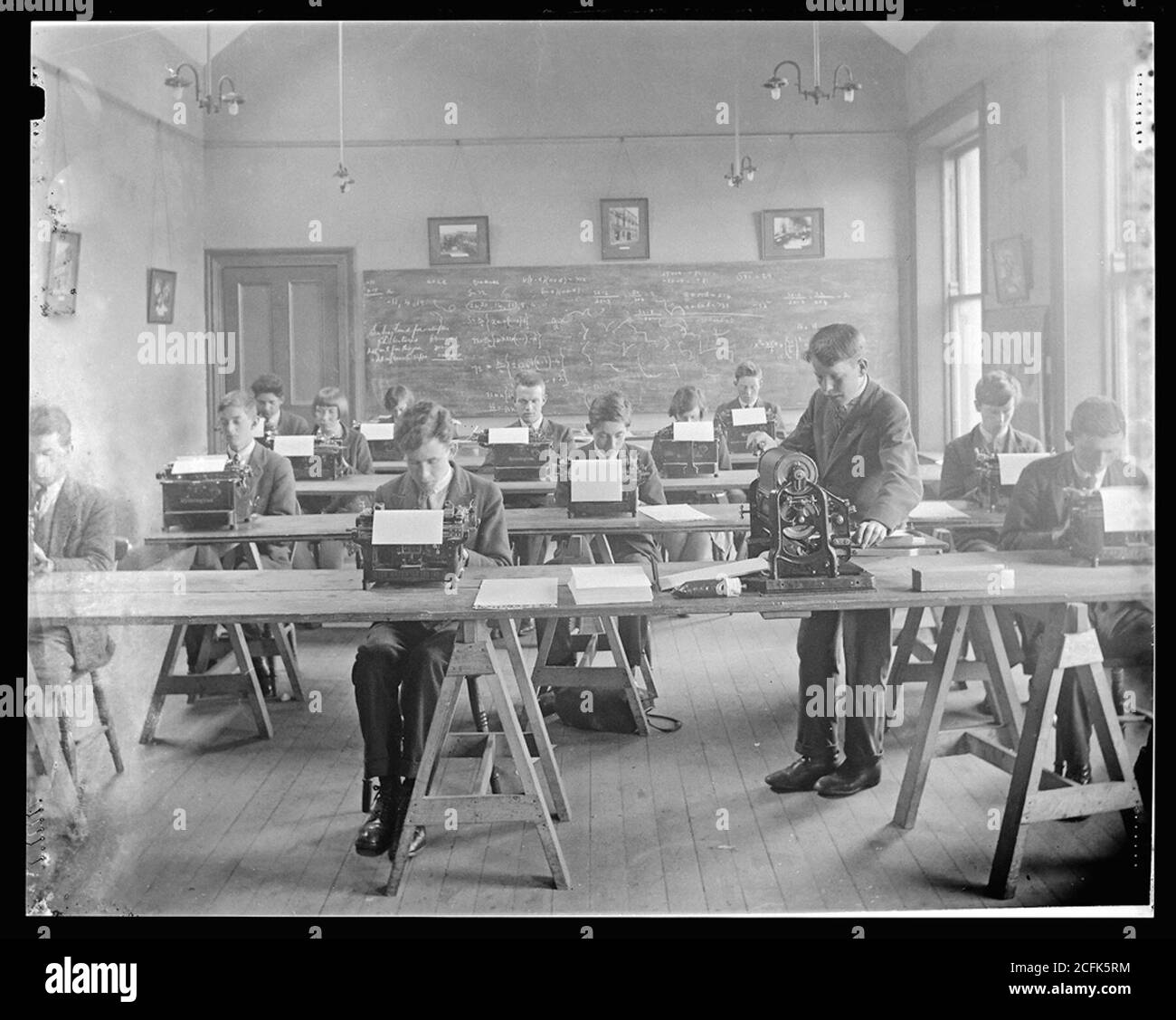 Historical photo school class Black and White Stock Photos & Images - Alamy