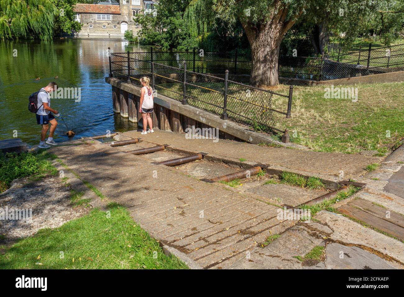 Metal rollers on the punt slipway close to Silver Street Bridge on the ...