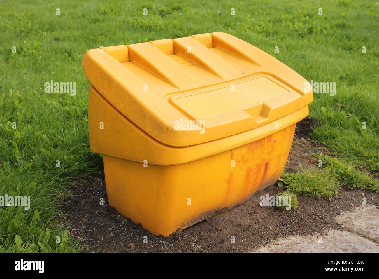 Road grit hi-res stock photography and images - Alamy