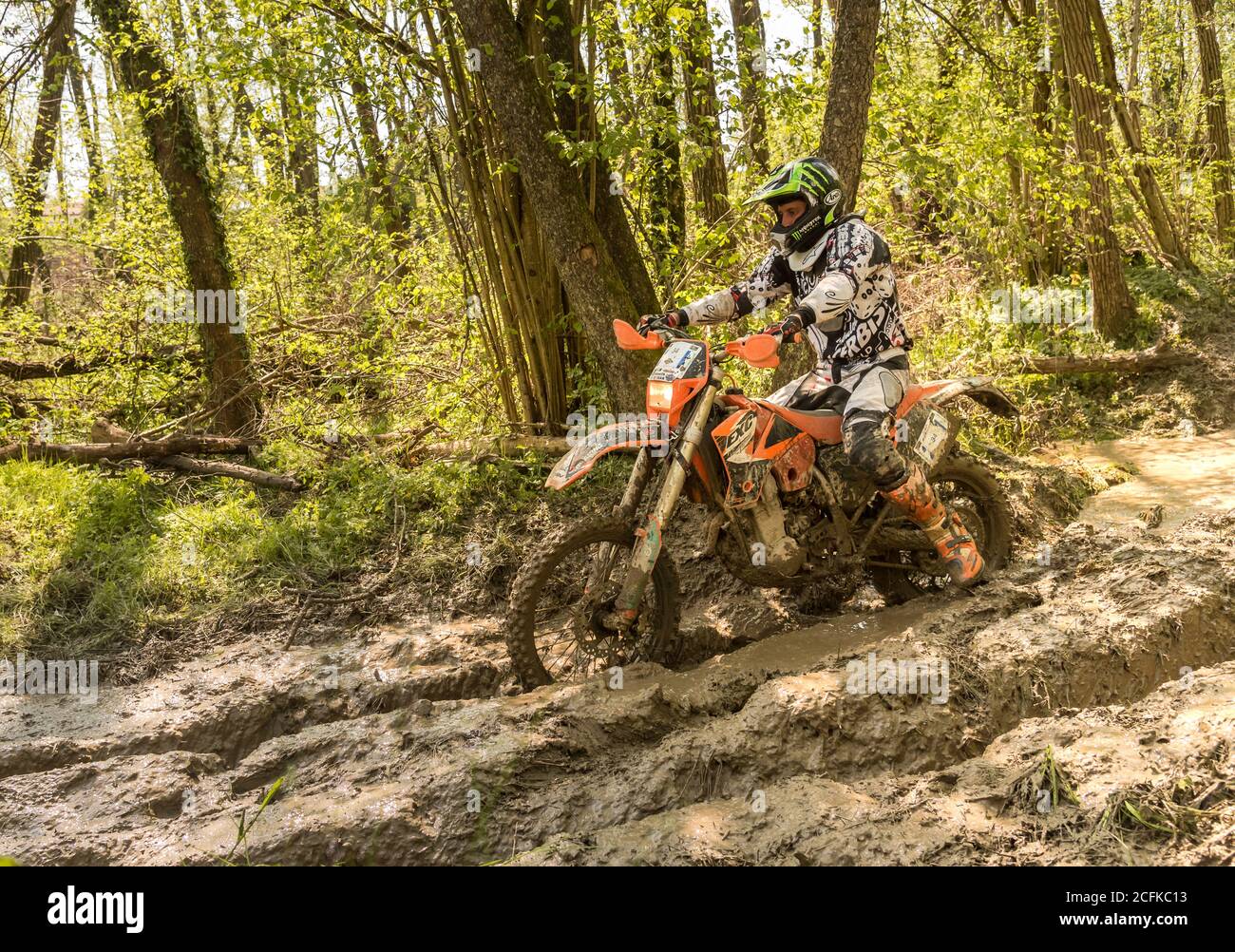 Motorcycle rider mud hi-res stock photography and images - Alamy