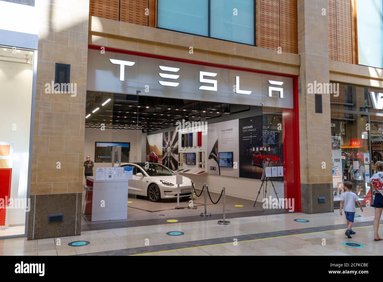 Tesla model 3 showroom hi-res stock photography and images - Alamy