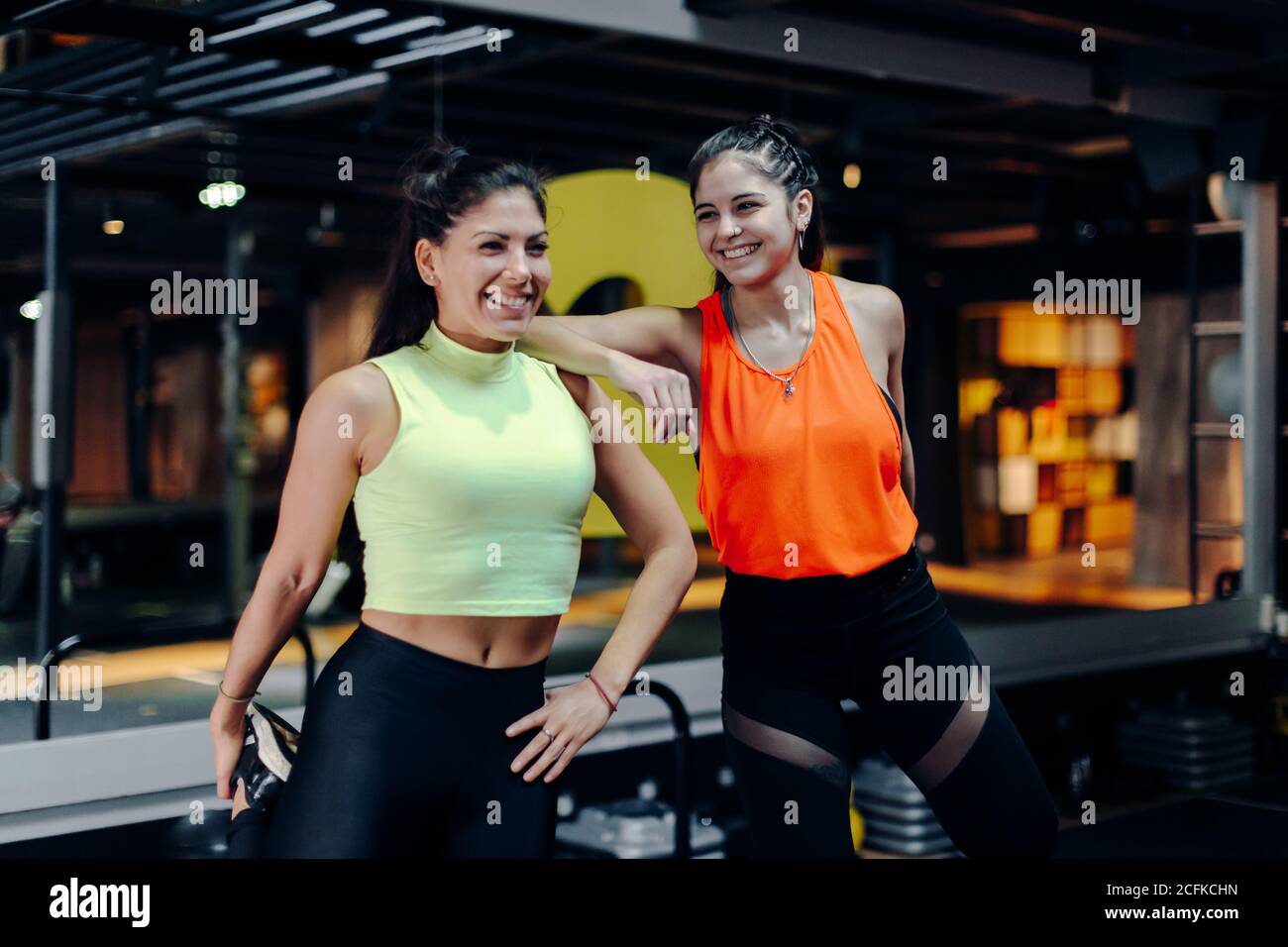 Girlfriends laughing energy hi-res stock photography and images - Alamy