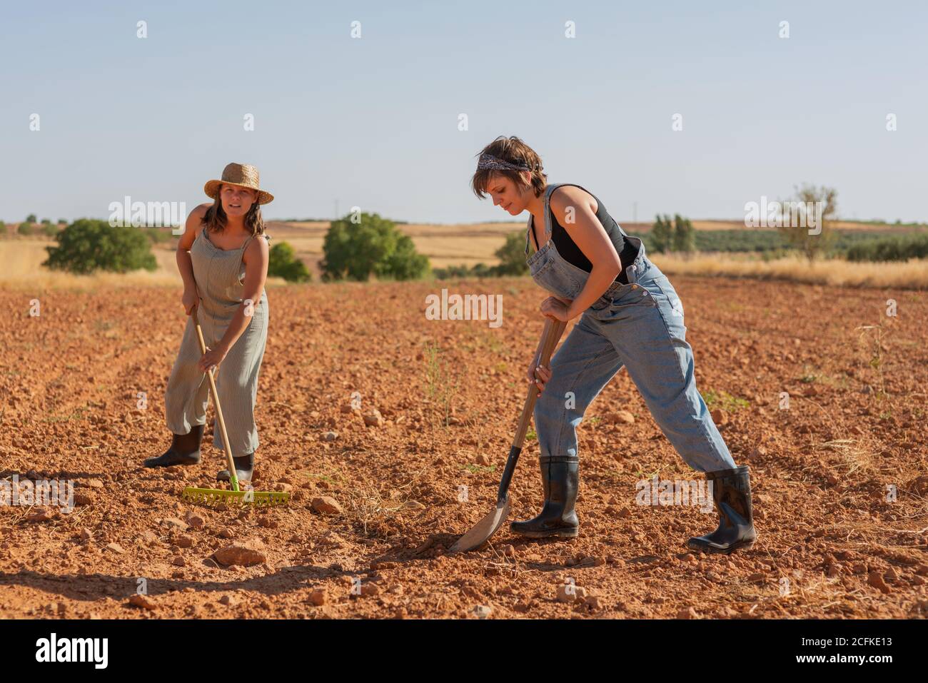 Farmers field working village hi-res stock photography and images - Alamy