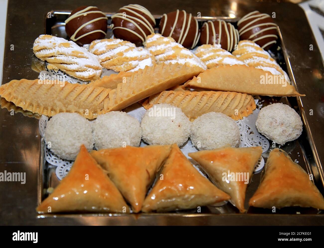 Moroccan honey cookies sweets pastry hi-res stock photography and ...