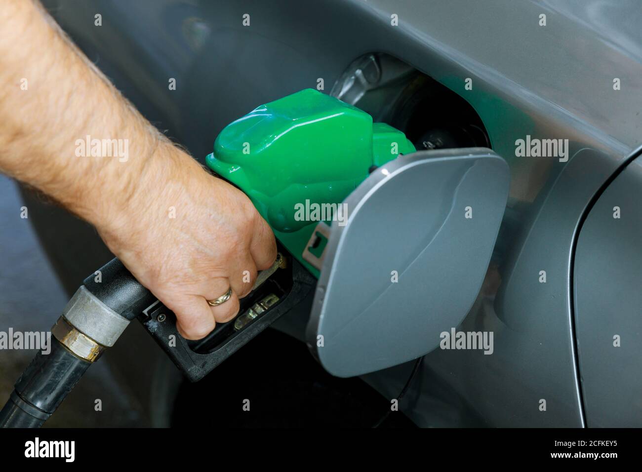 Man pumping gas automobile hi-res stock photography and images - Alamy
