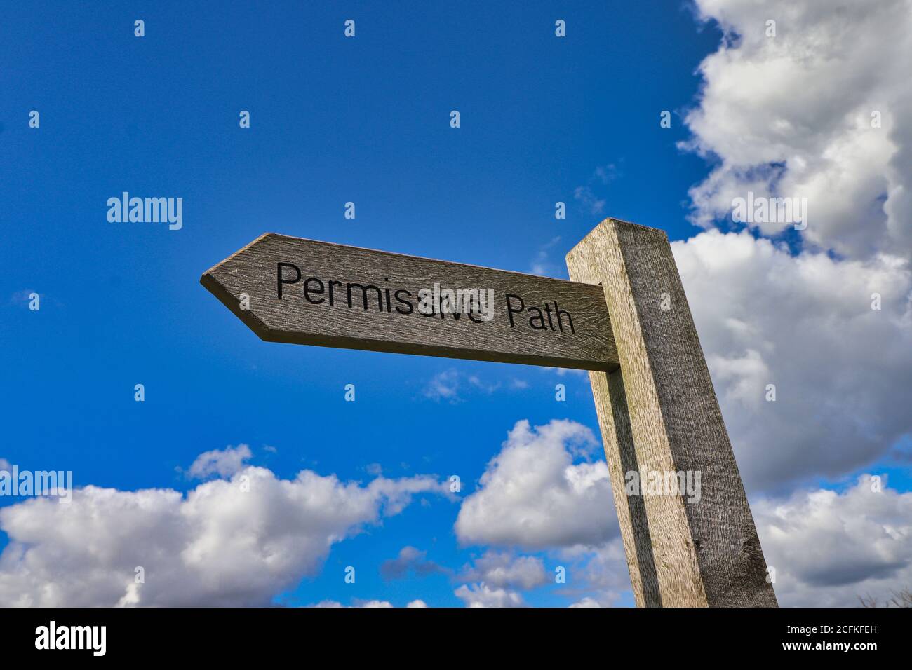 Permissive footpath sign hi-res stock photography and images - Alamy