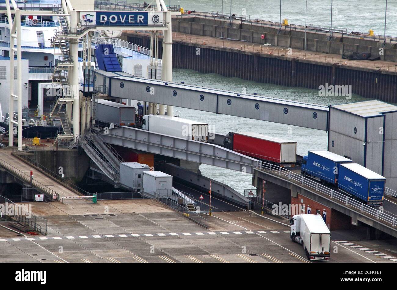 Dfds lorry hi-res stock photography and images - Alamy