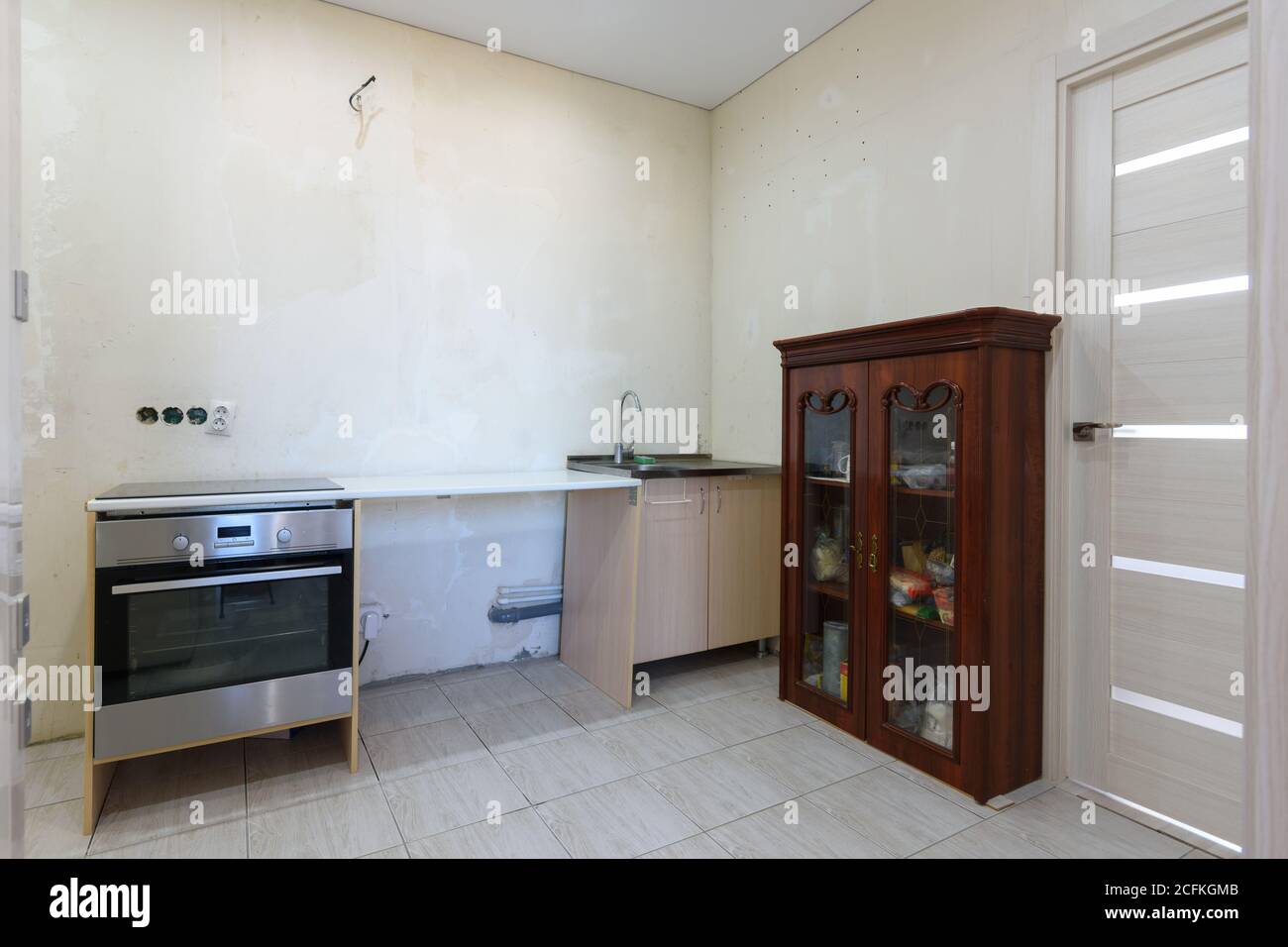 Temporary kitchen set for the period of renovation in the apartment ...