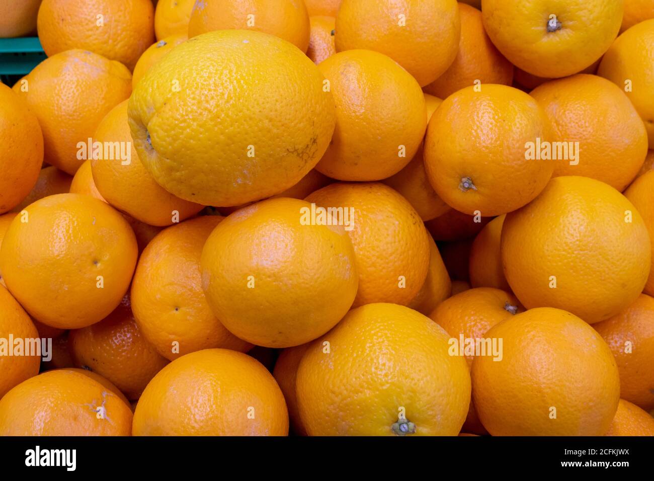 Big oranges hi-res stock photography and images - Alamy