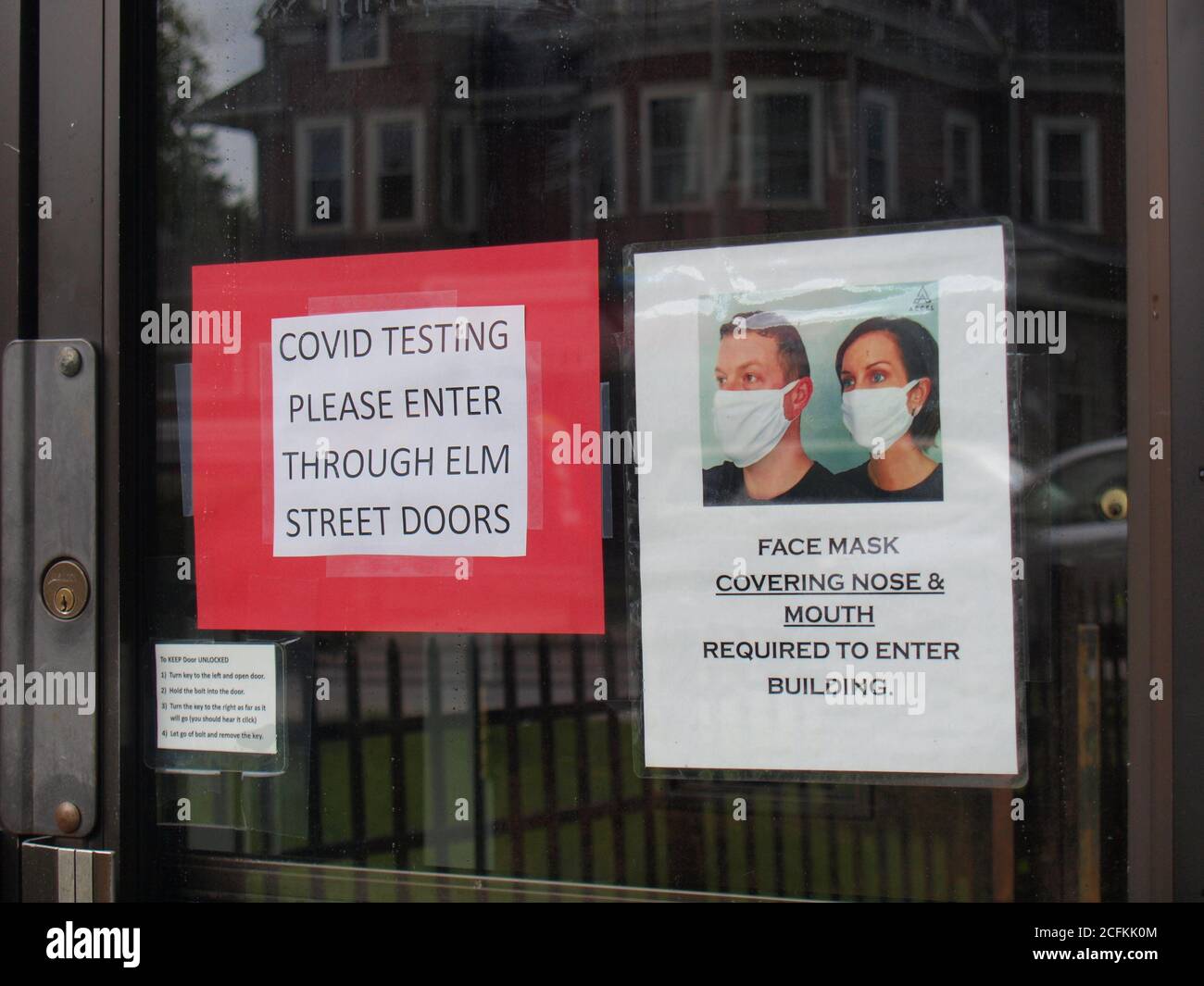 Cover mouth and nose signs hi-res stock photography and images - Alamy