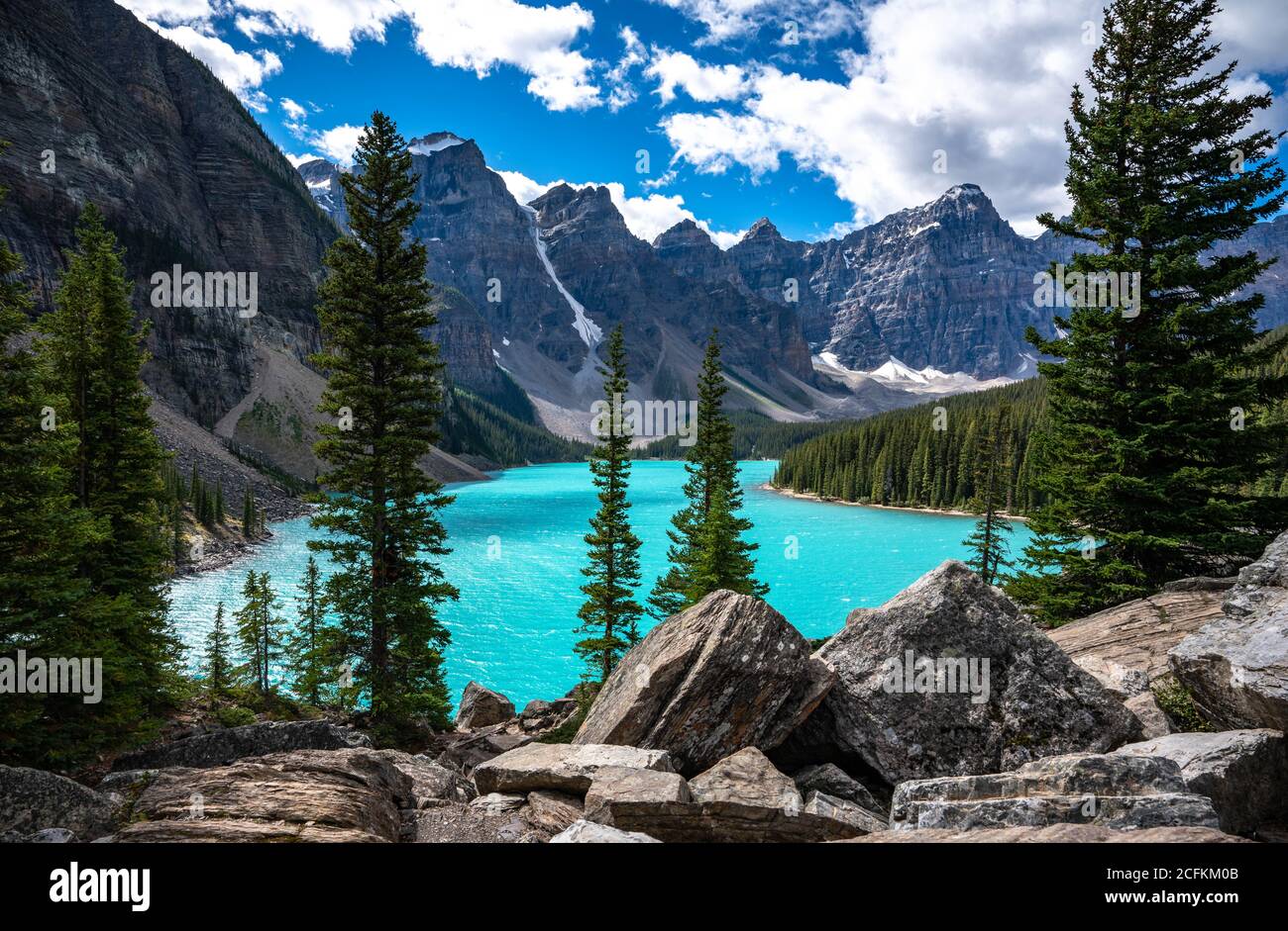 Dramatic landscape moraine lake hi-res stock photography and images - Alamy
