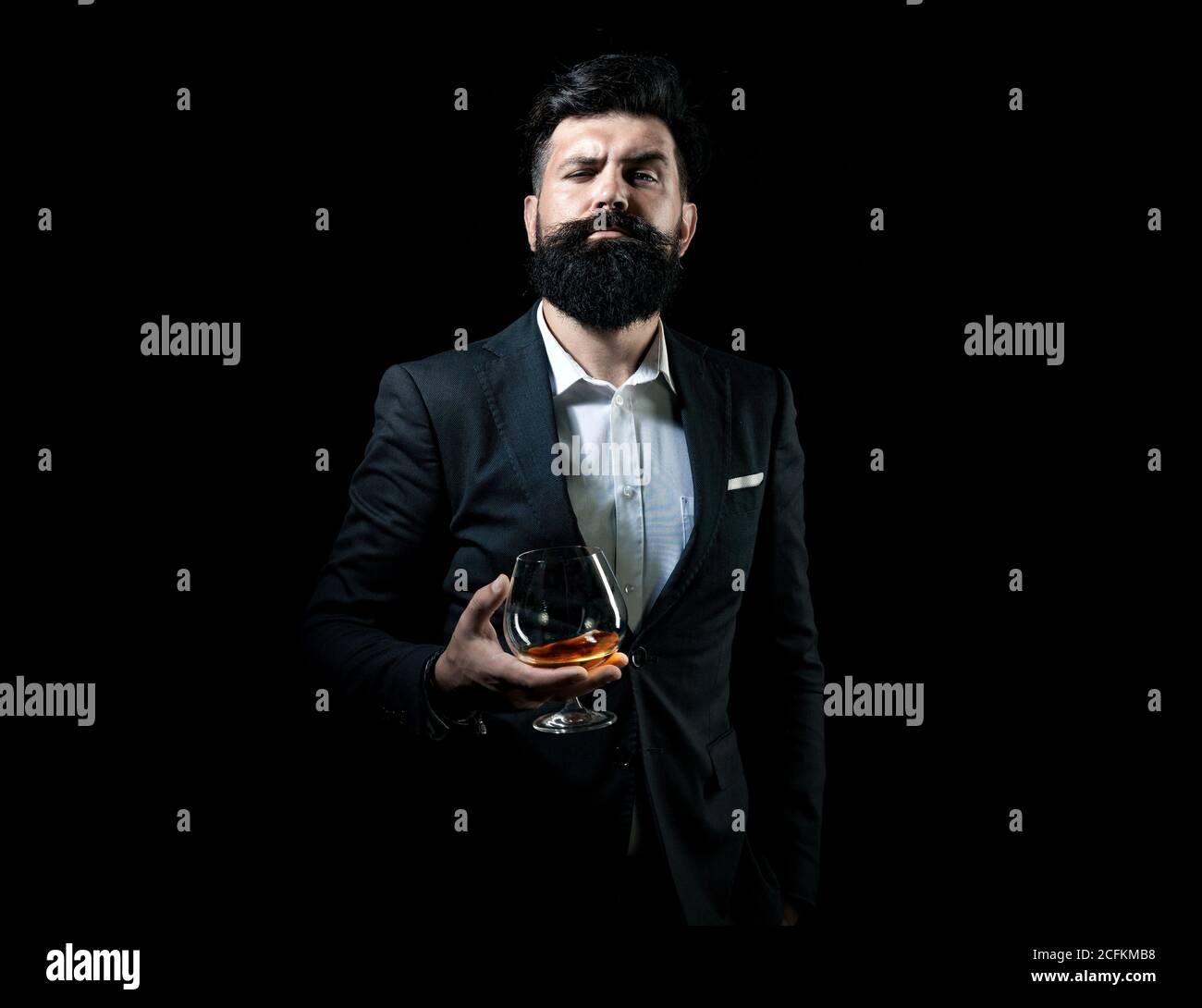 Wiskey barman hi-res stock photography and images - Alamy