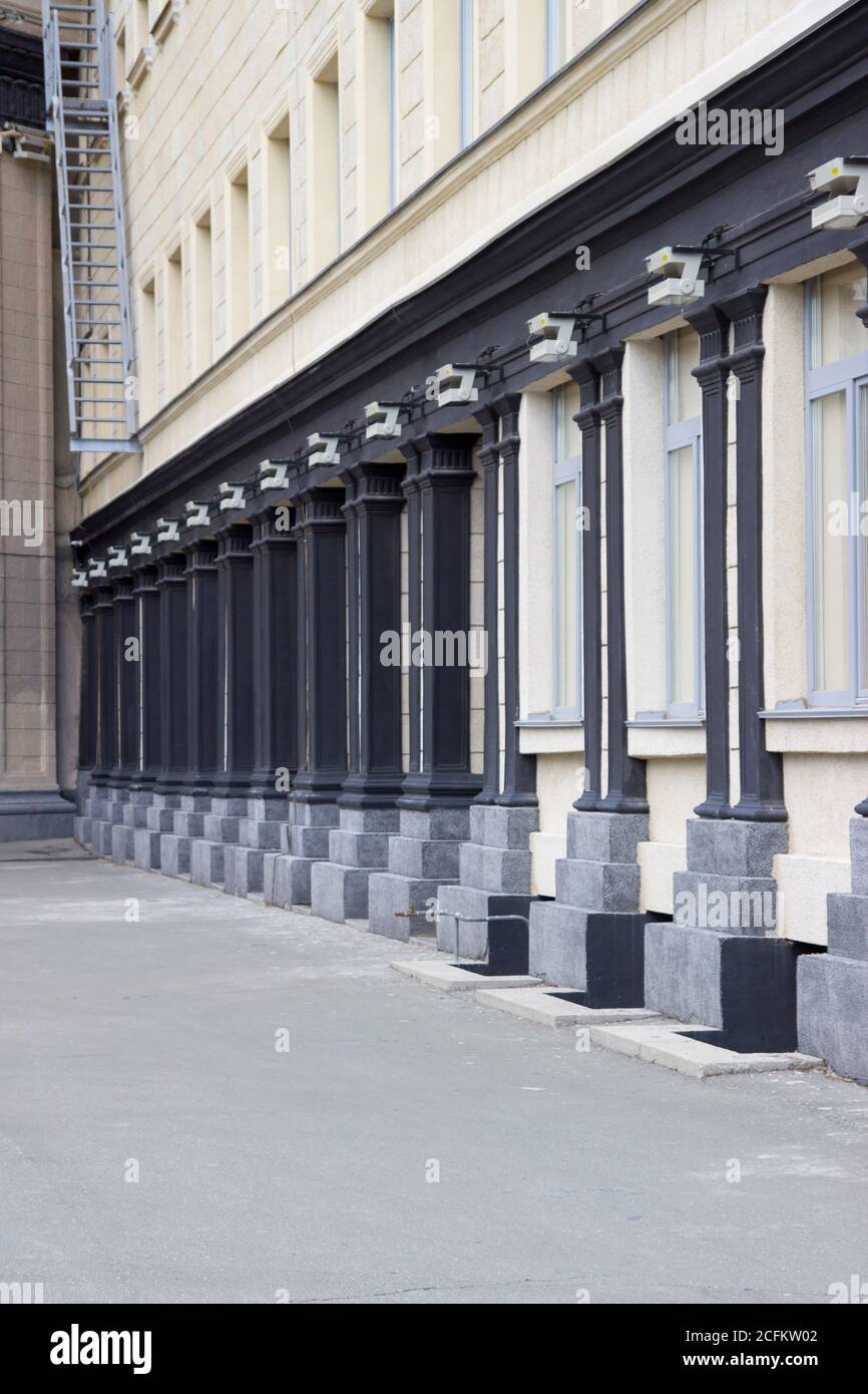 Beautiful colonnade of a large monumental building Stock Photo - Alamy