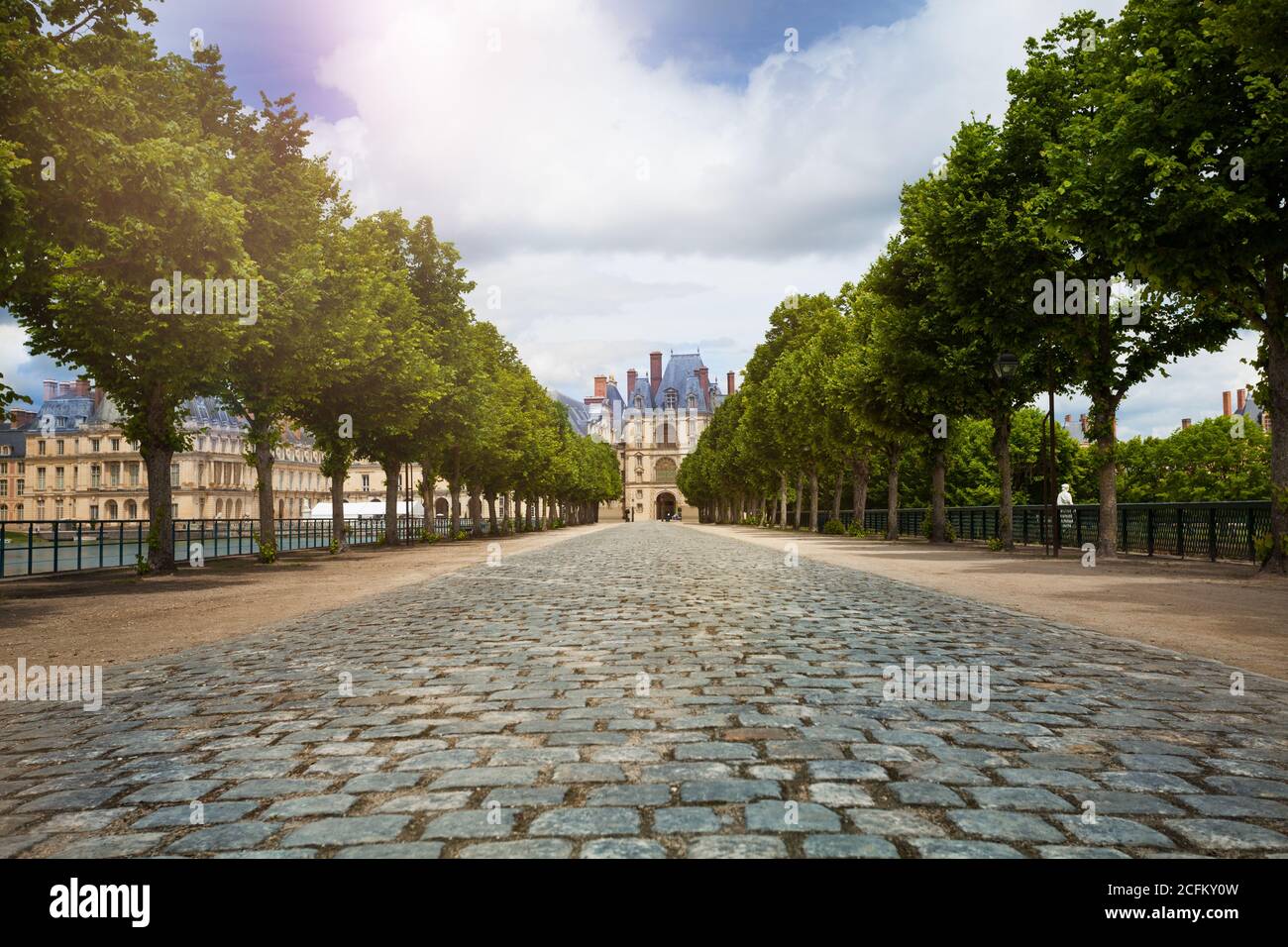 Paved stone hi-res stock photography and images - Alamy