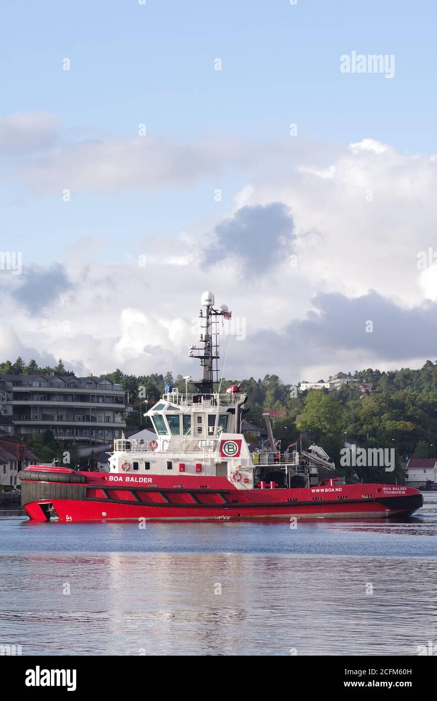 Remorqueuse hi-res stock photography and images - Alamy