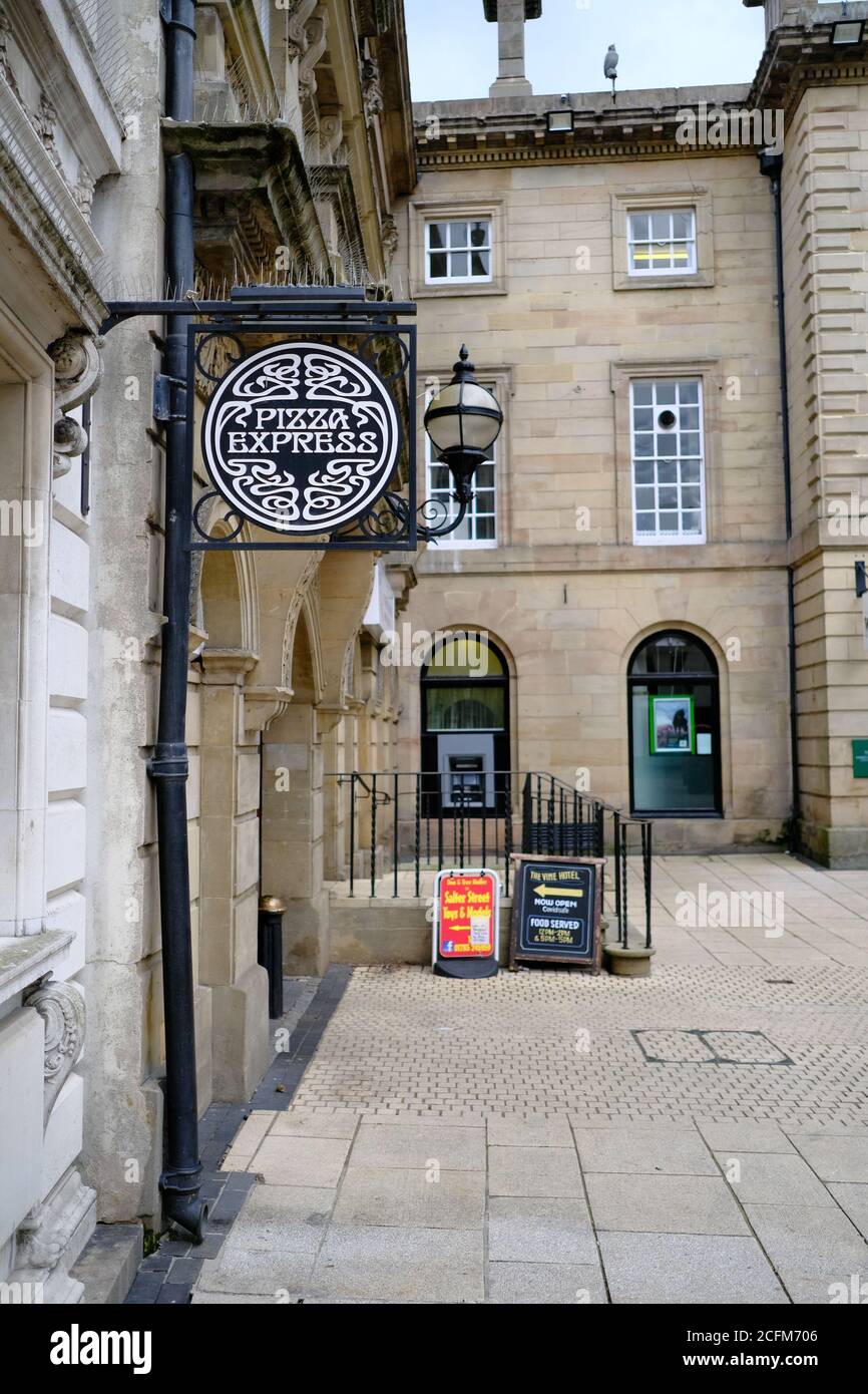 Pizza express logo hi-res stock photography and images - Alamy