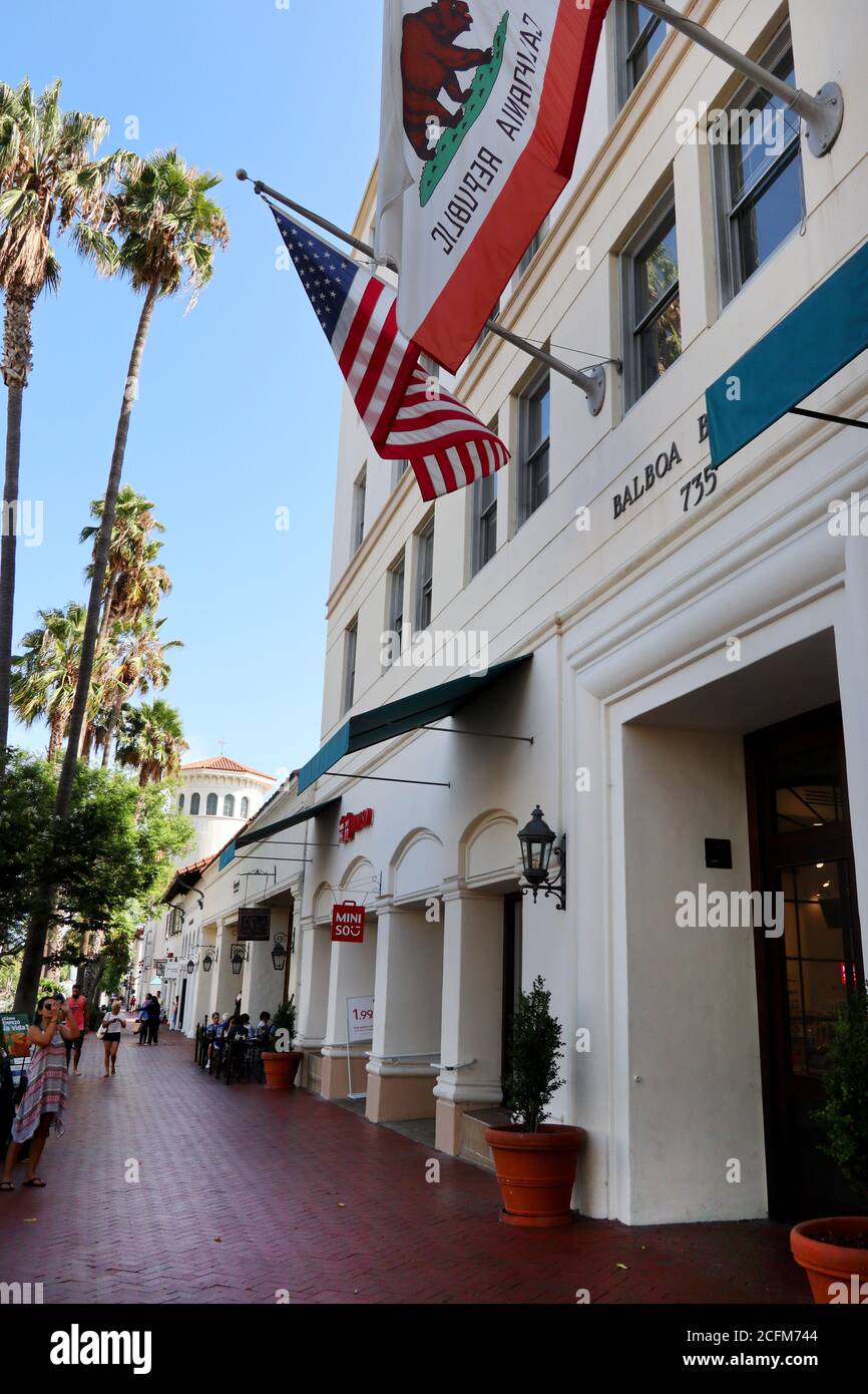 California flags hi-res stock photography and images - Alamy