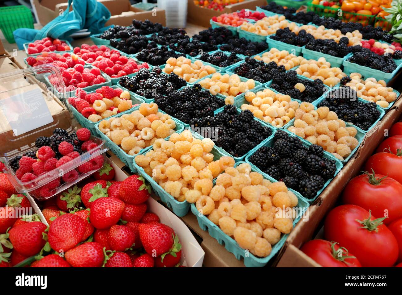 Tomato strawberry hi-res stock photography and images - Alamy