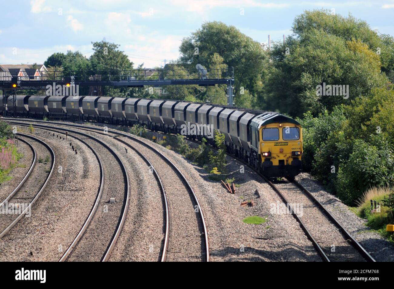 66519 with a westbound MGR at Magor. 66507 is at the rear of the train ...