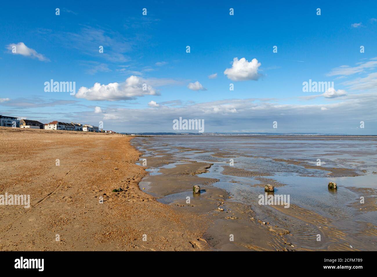 Littlestone beach hi-res stock photography and images - Alamy