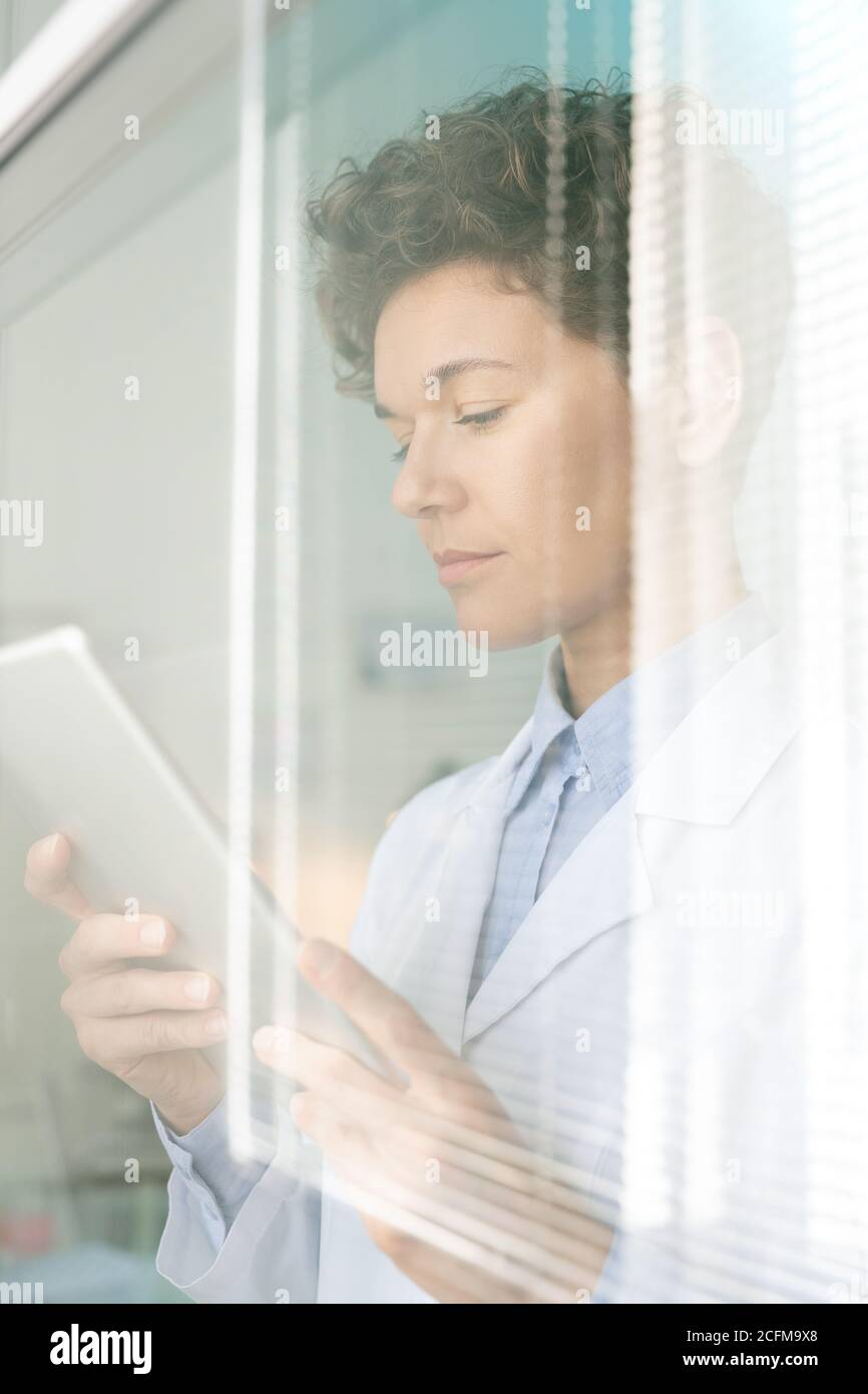 Digital researcher hi-res stock photography and images - Alamy