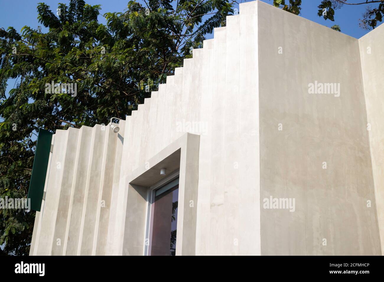 Loft apartment exterior hi-res stock photography and images - Alamy