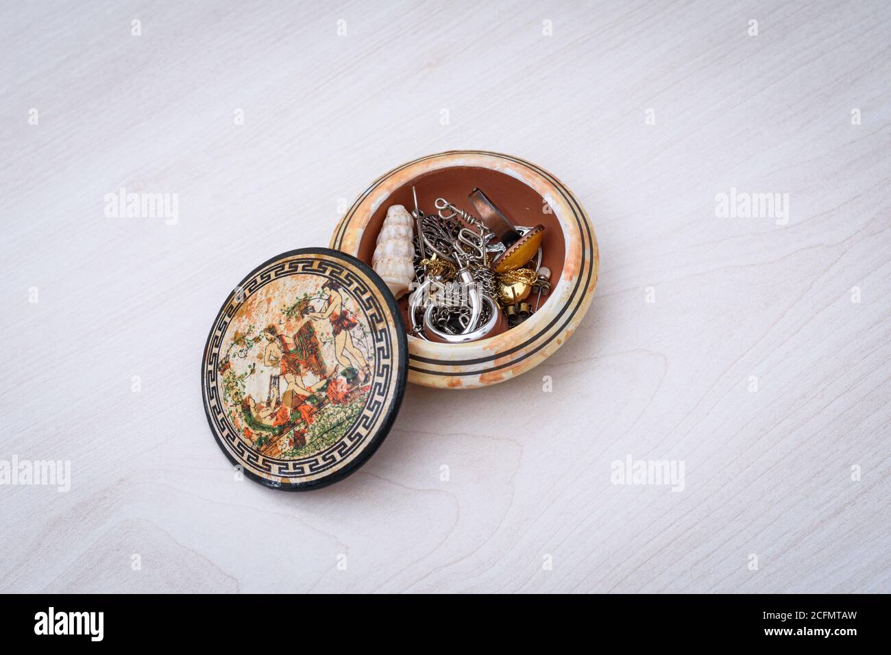 Ancient greek jewelry hi-res stock photography and images - Alamy