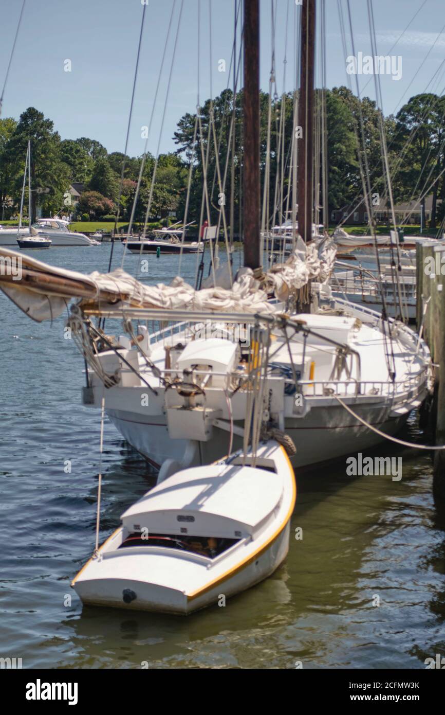 Skipjack with push boat hi-res stock photography and images - Alamy