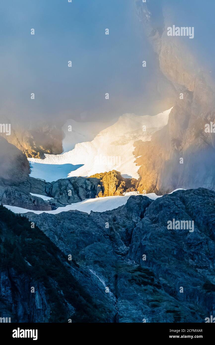 Johannesburg Mountain and dramatic morning clouds near the Cascade Pass ...