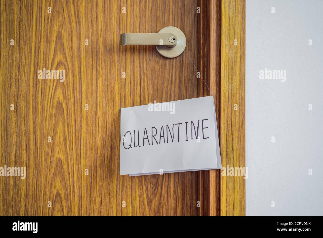 Coronavirus covid-19 quarantine sign at Front door, quarantine sign at ...