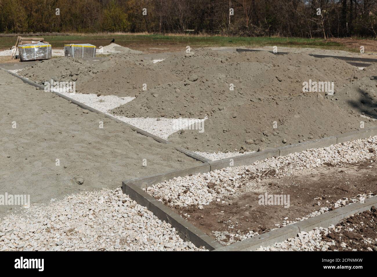 Construction site of sand, soil and crushed stone Stock Photo - Alamy