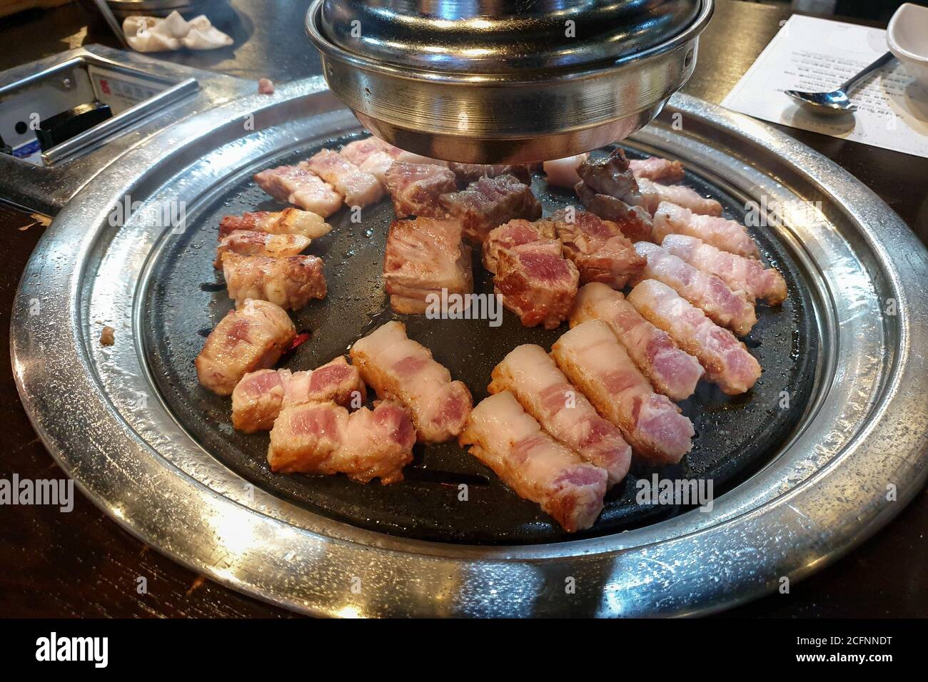 Korean barbecue at korean restaurant seoul hi-res stock photography and ...