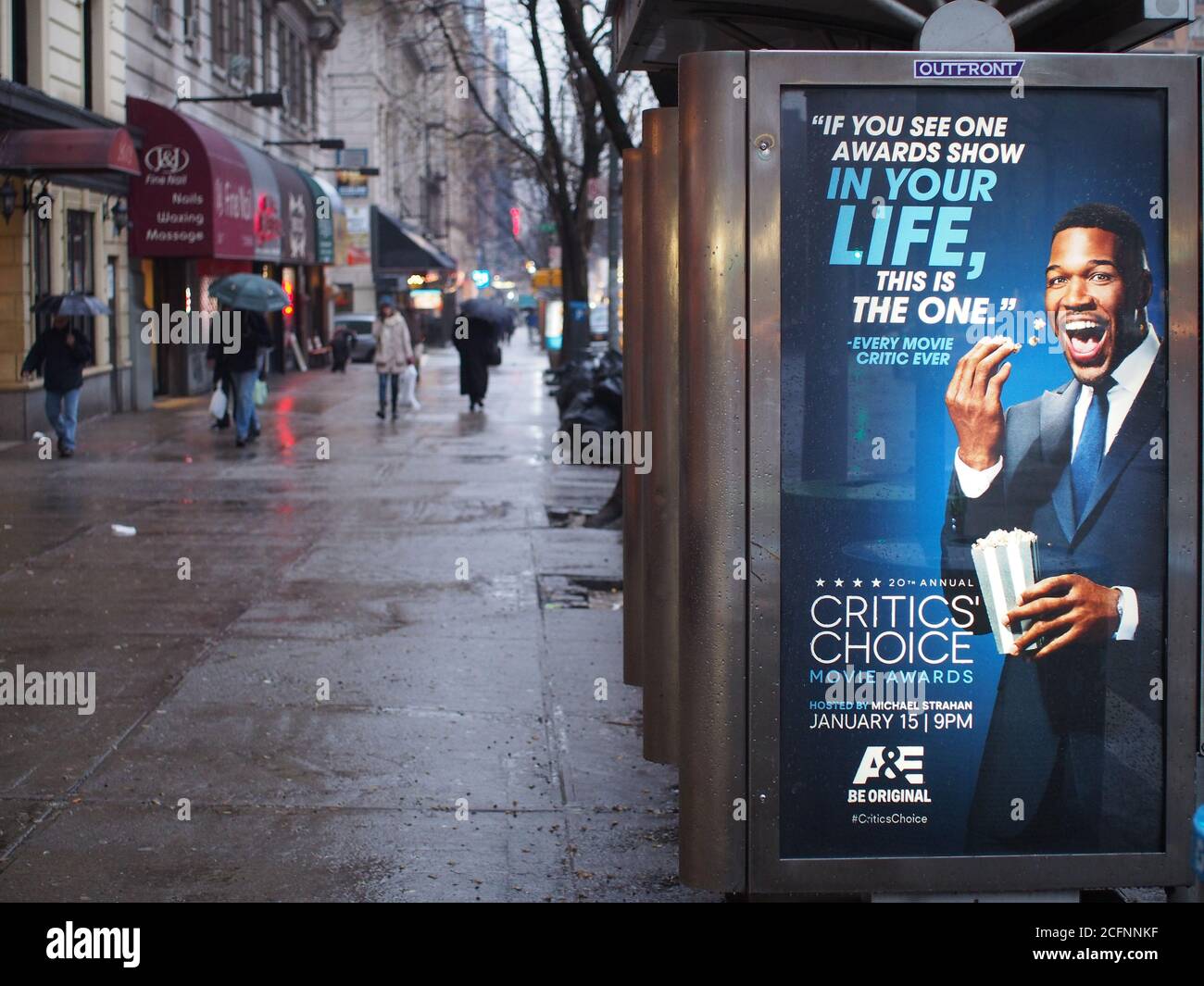 Nyc bus stop ad hi-res stock photography and images - Alamy
