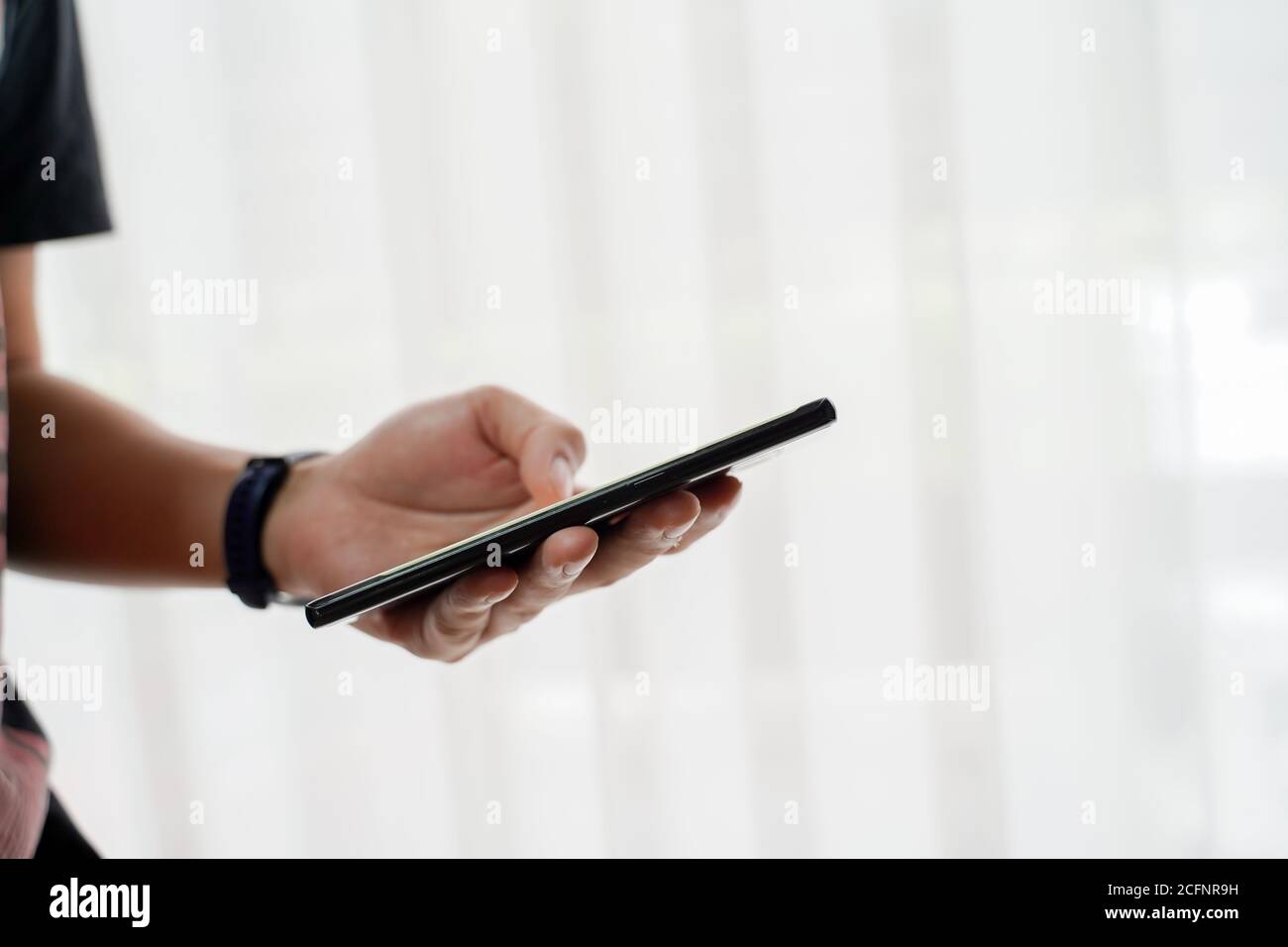 Online control hi-res stock photography and images - Alamy