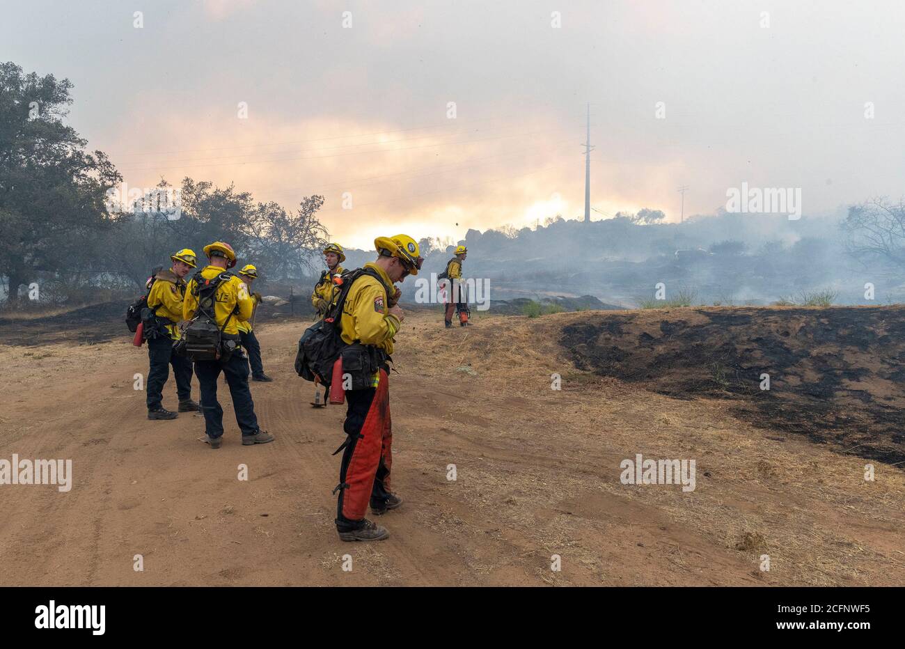Fire fighting helicopter cal fire hi-res stock photography and images ...