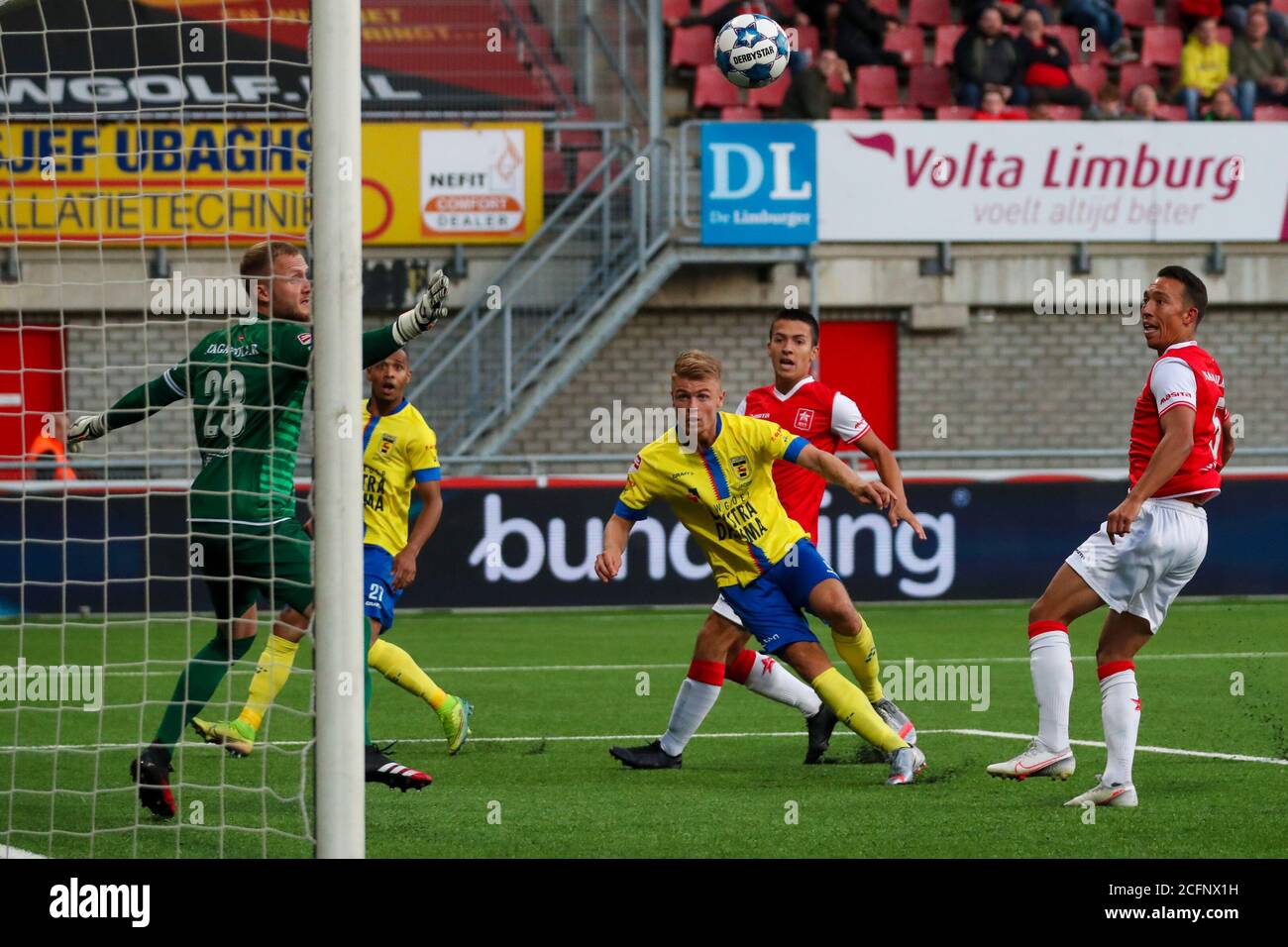 MAASTRICHT, NETHERLANDS - SEPTEMBER 7: Goal of Doke Schmidt of SC ...