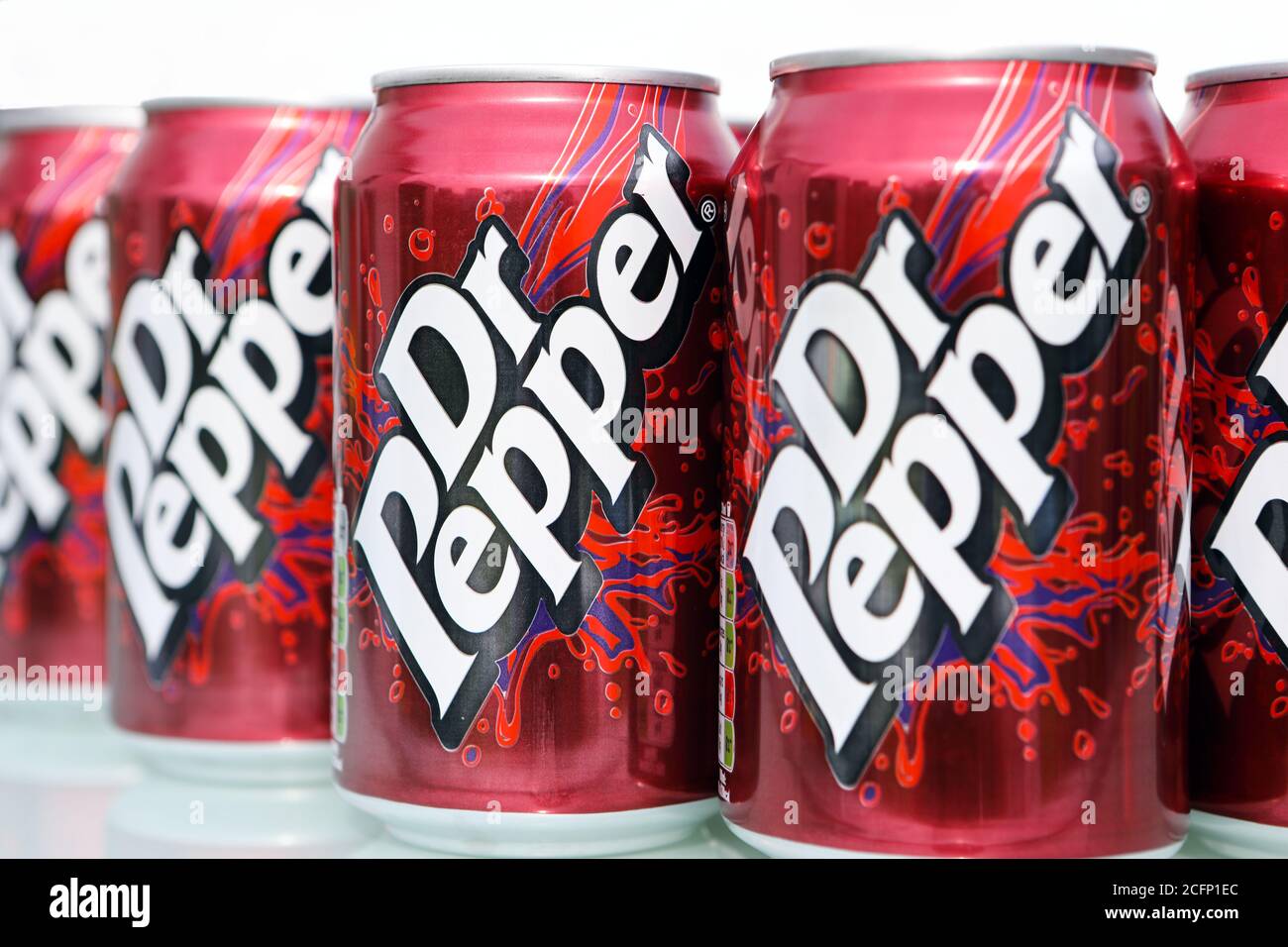 Cans of Dr Pepper Stock Photo - Alamy