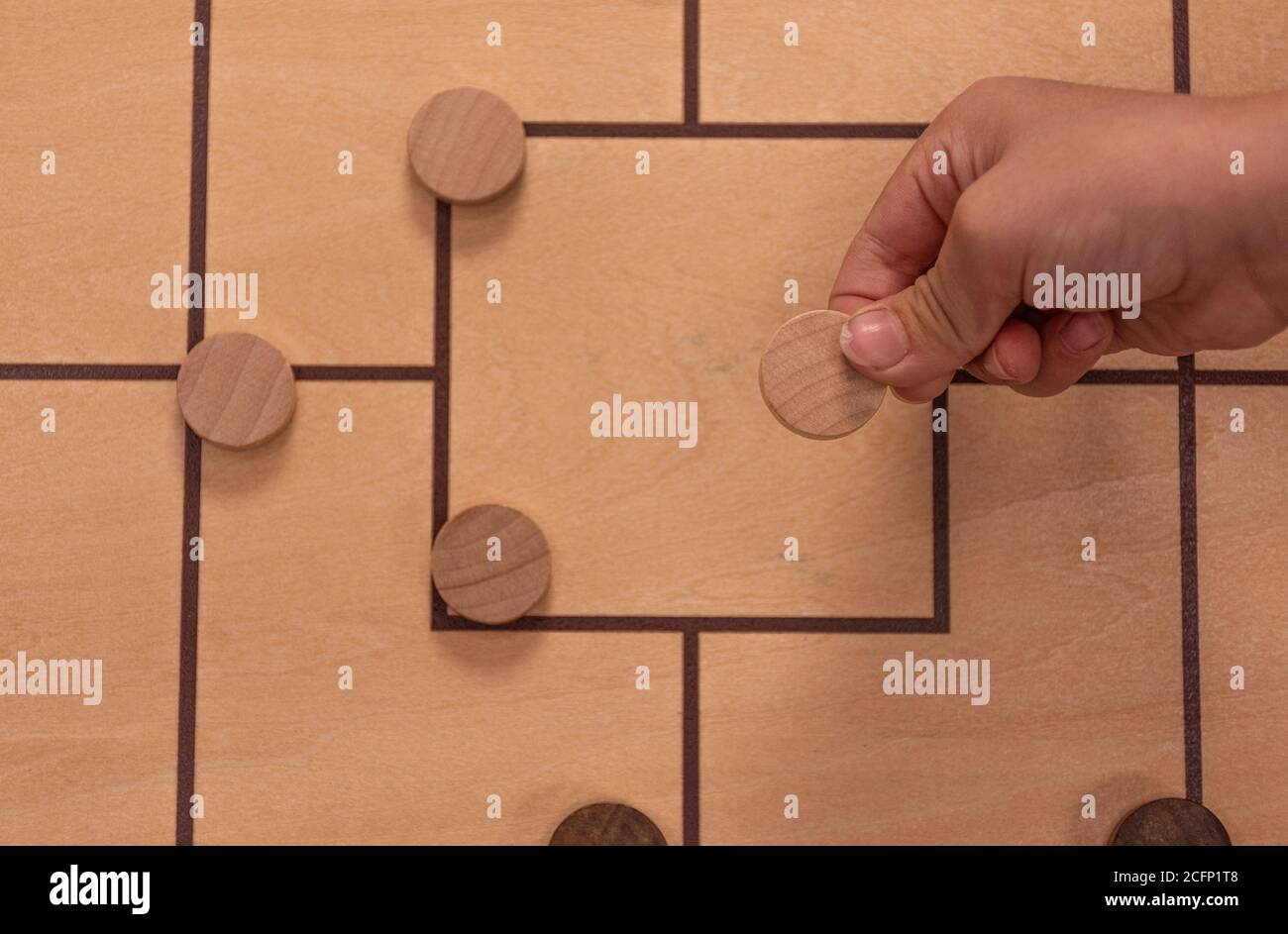Children playing tic tac toe hi-res stock photography and images - Alamy