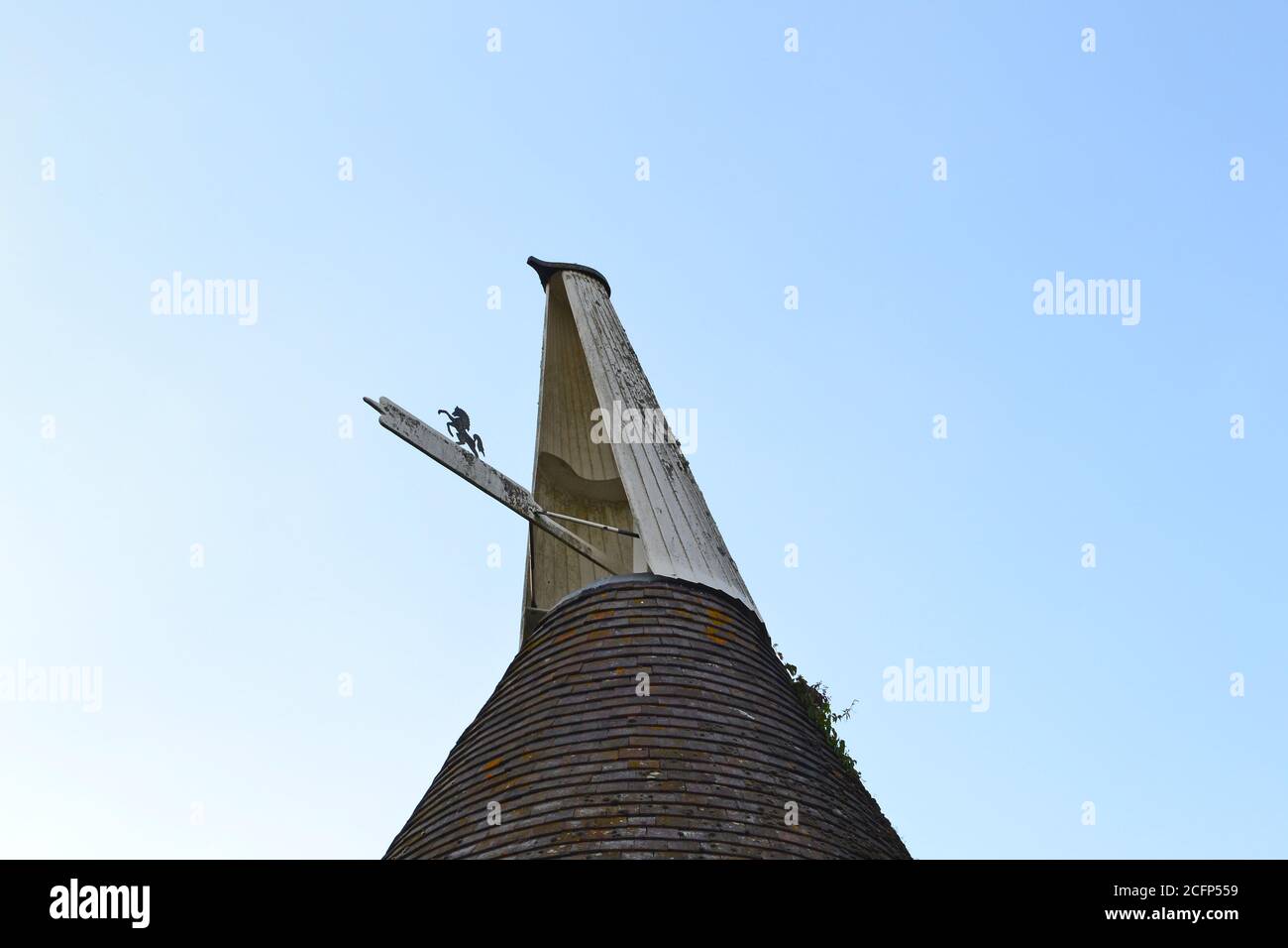 Old oast houses in Kent, England, Sevenoaks, Underriver village ...