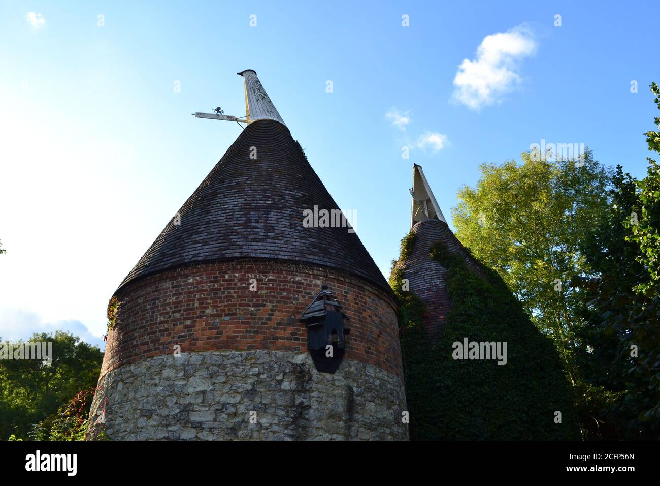 Oast houses in kent hi-res stock photography and images - Alamy
